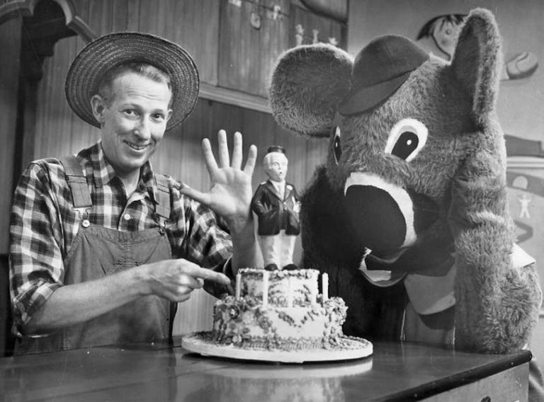 15 Interesting Facts About Captain Kangaroo - Show That Enthralled the ...