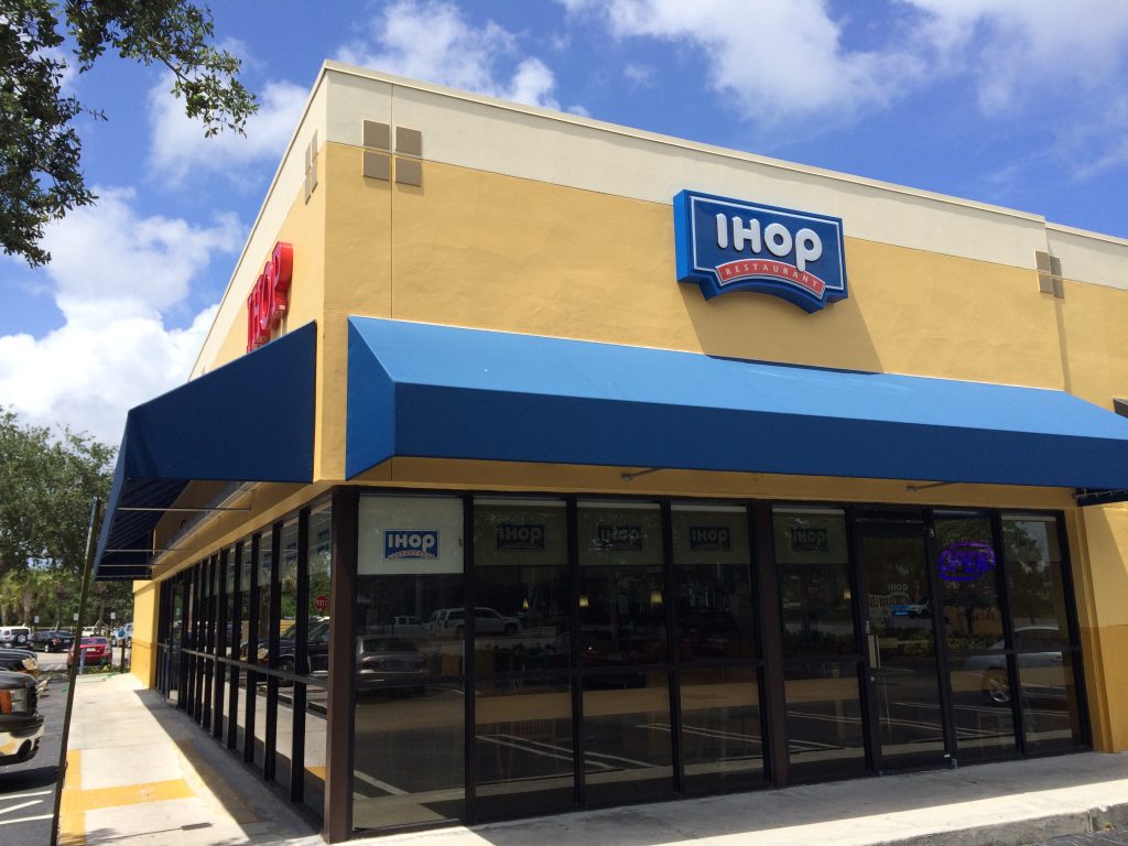Applebee's & IHOP Closing 100s Of Locations | Defunct Restaurant Chains?
