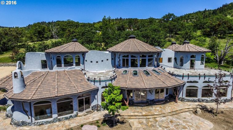 This Mystical-Looking House Is Going For $7,600,000, Wait Until You See ...