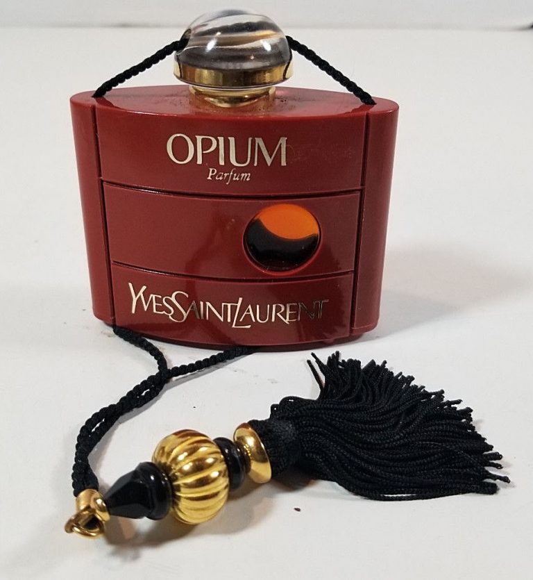 12 Perfumes That Will Transport You Right Back To The Good Old Days