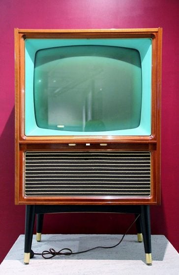 The History Of Color Televisions In The 1960s - They Were Radioactive!