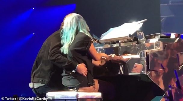 Lady Gaga And Bradley Cooper Reunite For Surprise Duet Of Award-Winning ...