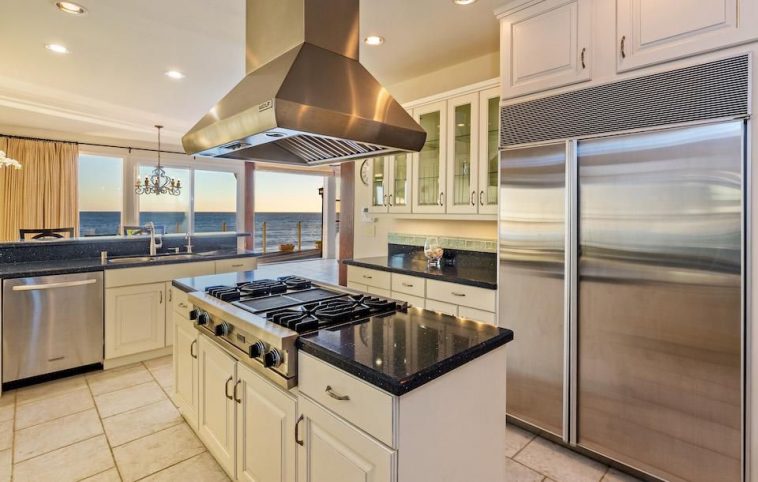 Barry Williams' Malibu Beach House Is On The Market For $6.4 Million