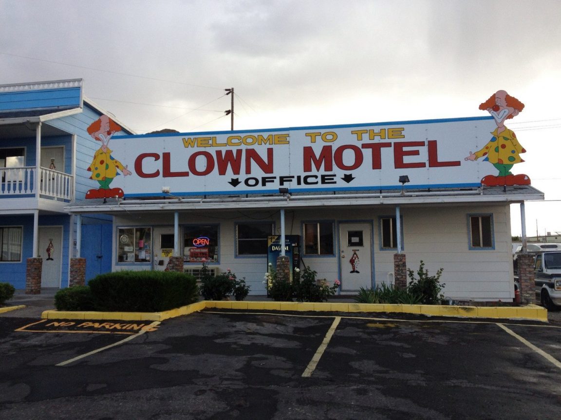 Would You Spend A Night In America's Scariest Clown Motel? Would You Spend A Night In America's Scariest Clown Motel?