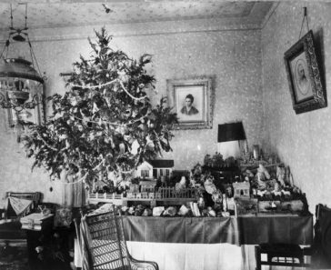 Step Back Through Time And See Christmas Trees From 100 Years Ago