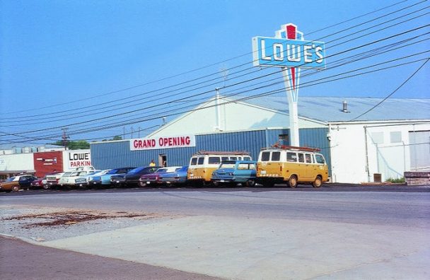 What Lowe's Looked Like When It First Opened In 1921