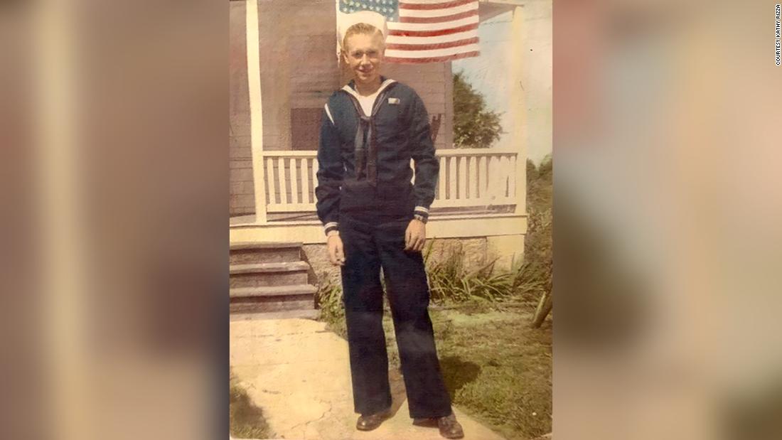92-Year-Old World War II Veteran Finally Receives Medals 70+ Years ...