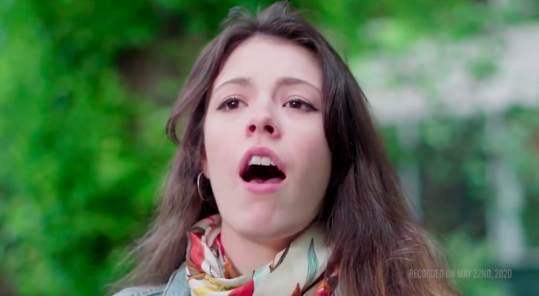 College Graduate Sings National Anthem, Stranger Joins Her In Unity