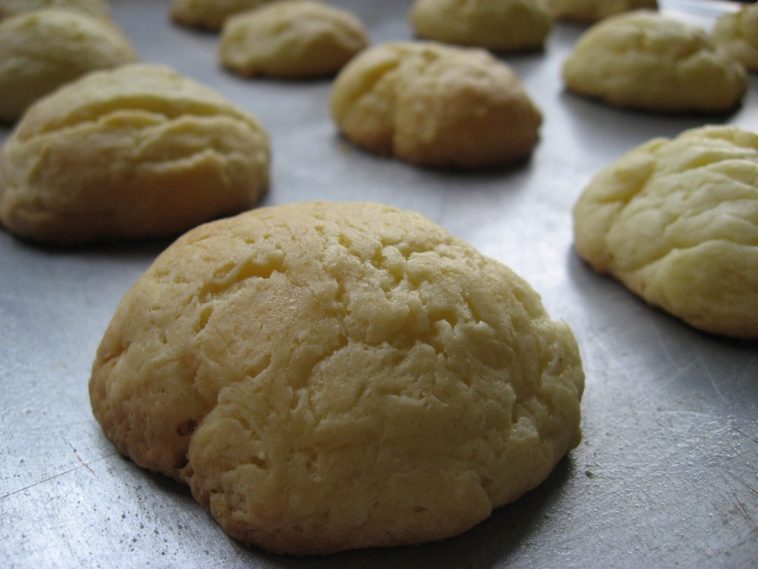 Grandma Pat Is An Internet Sensation With Famous 4-Ingredient Biscuits