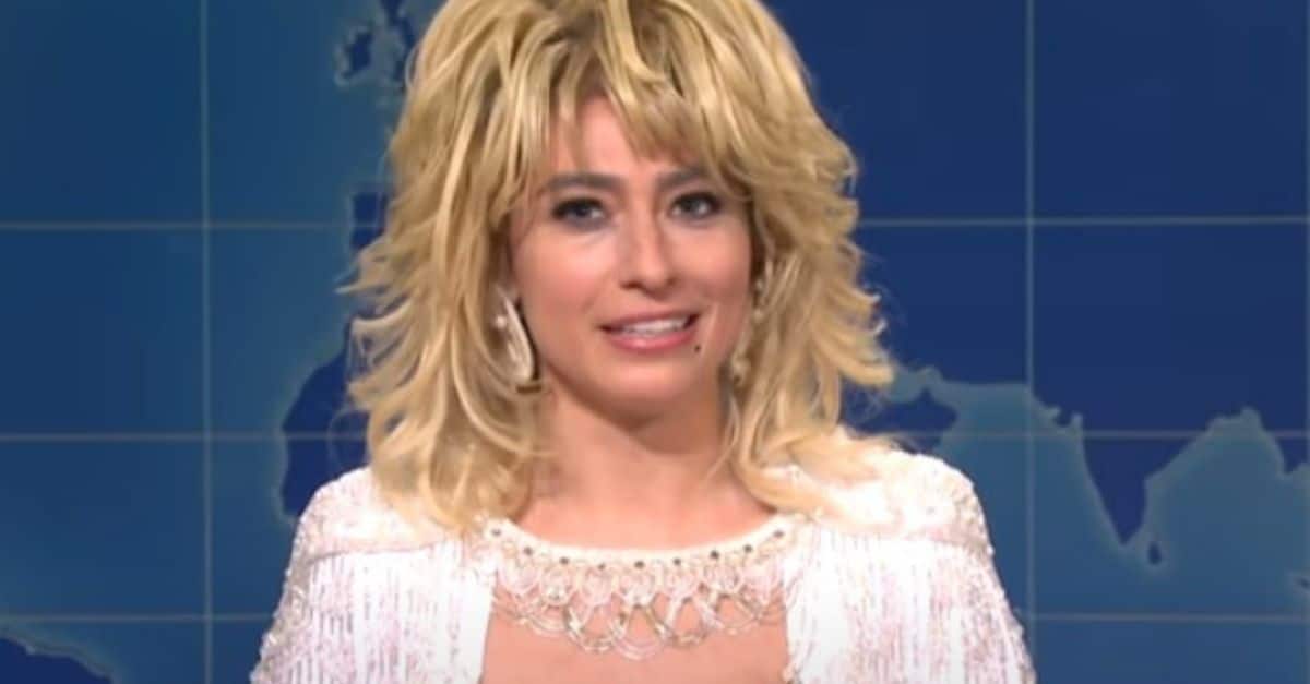 'SNL' Actress Melissa Villaseñor Impersonates The Incredible Dolly Parton