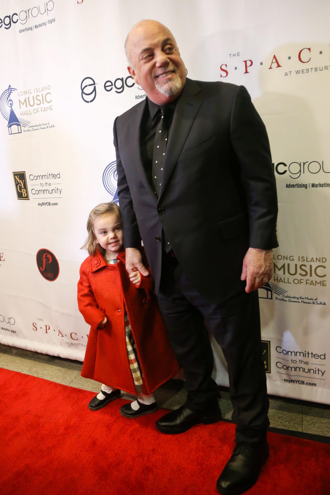 Billy Joel Shows Off New 50-Lb. Weight Loss At Concert