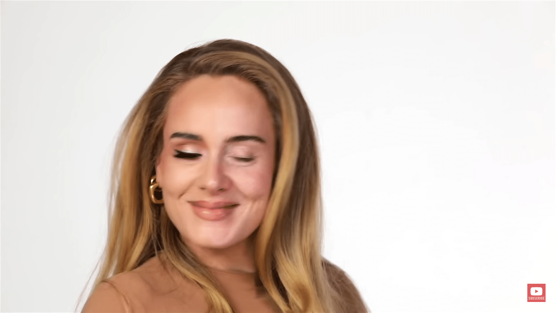 Adele Goes Makeup-Free For Beauty Transformation Video