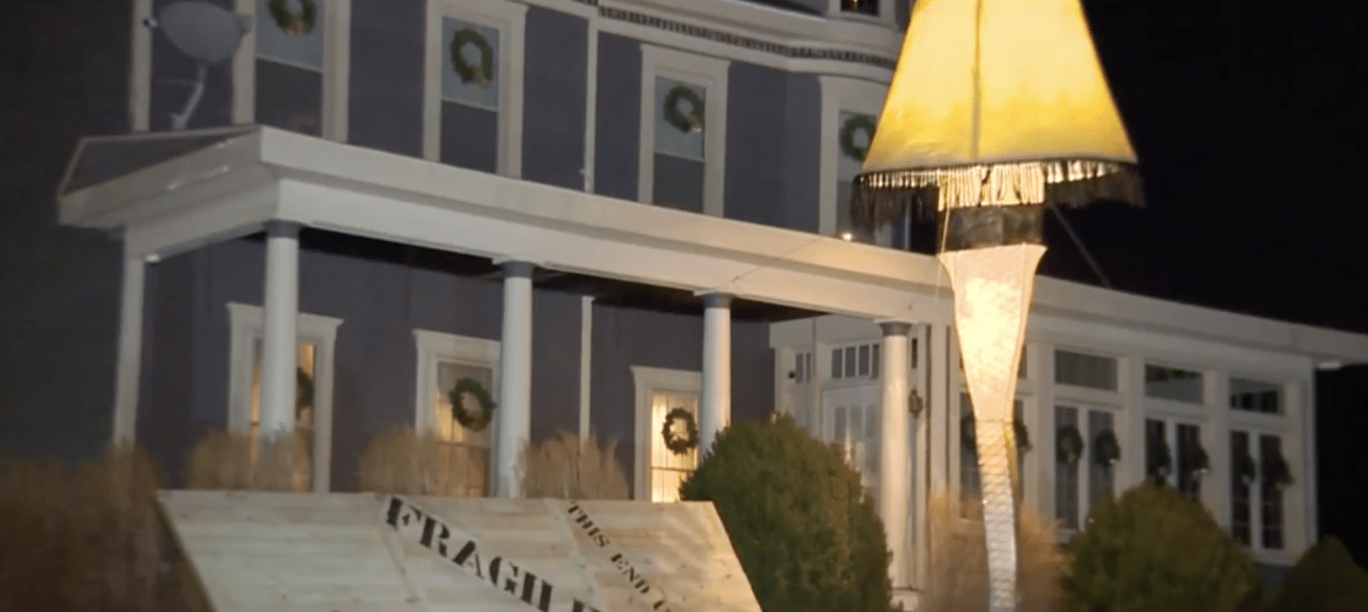 Stunning A Christmas Story Display Features Giant 20-Foot Leg Lamp