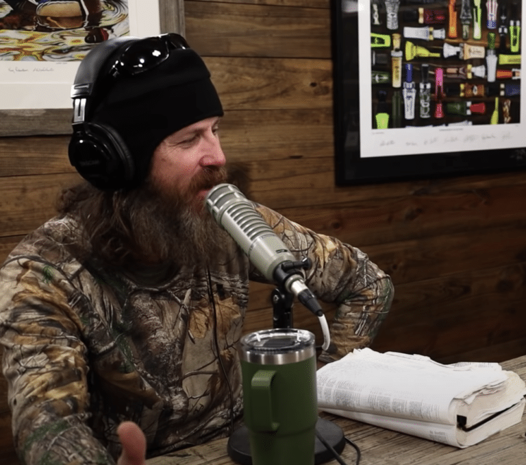 Jase Robertson Uncovers Dead Human Body While Hunting