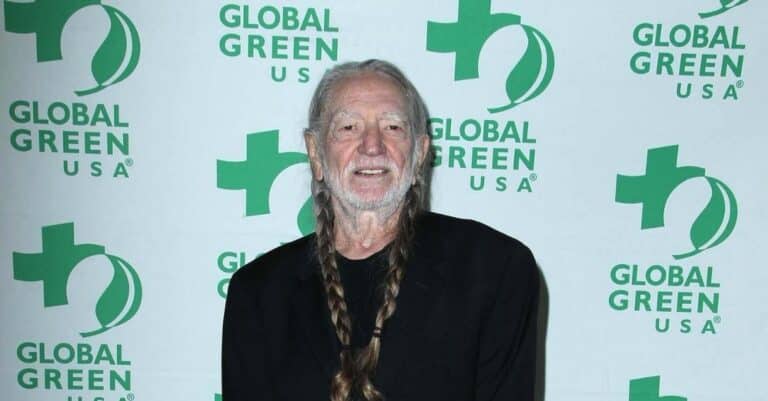 Take A Look At These Stunning Photos Of A Young Willie Nelson ...