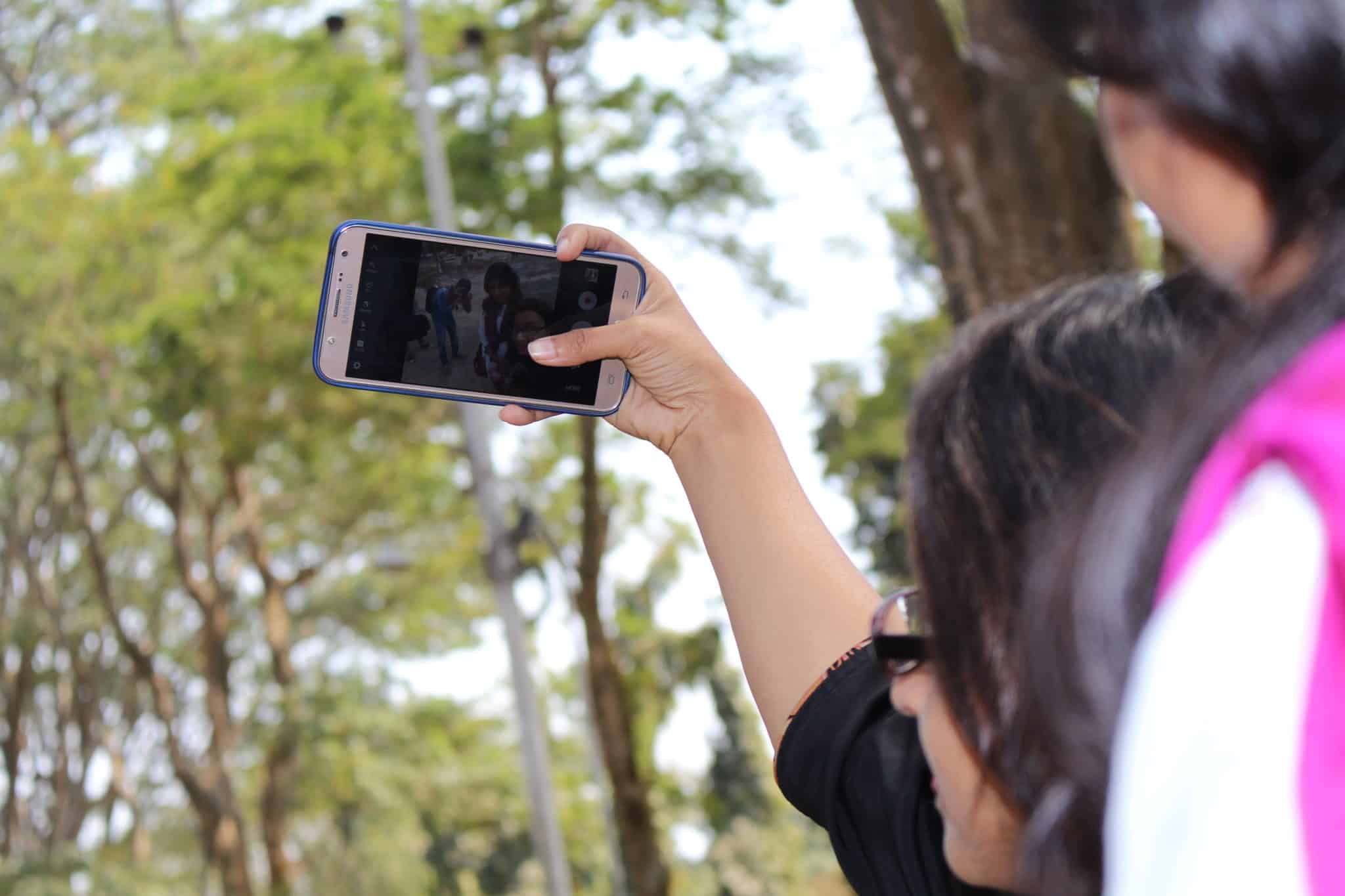 American Tourist Falls Into Mount Vesuvius Taking Selfie