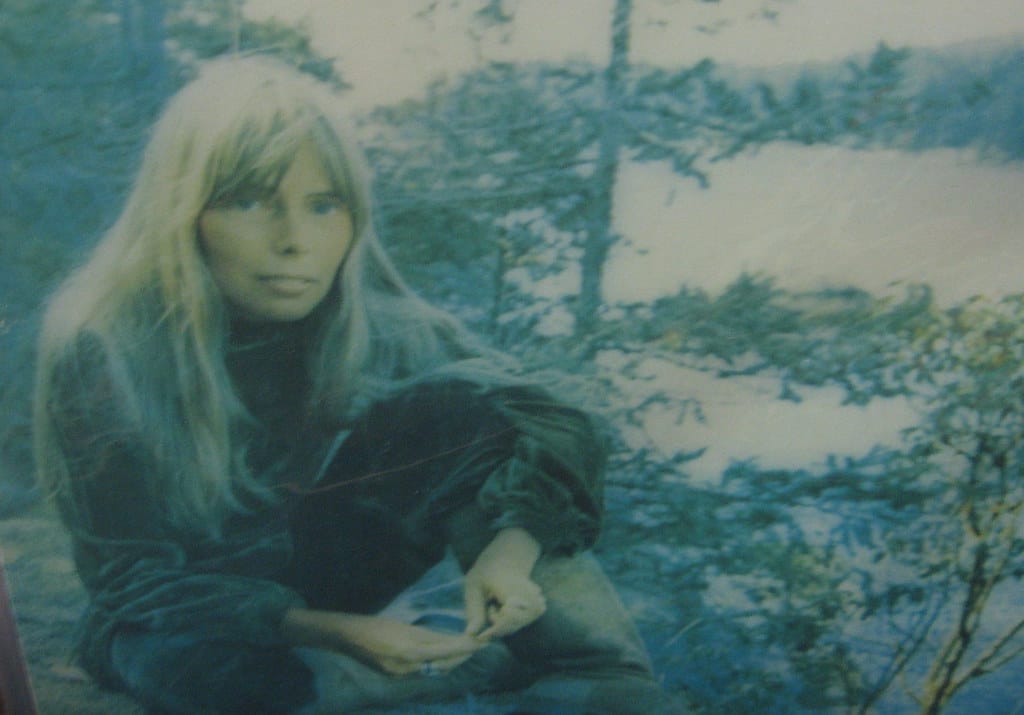Joni Mitchell Performs At Newport Folk Festival For First Time In Decades