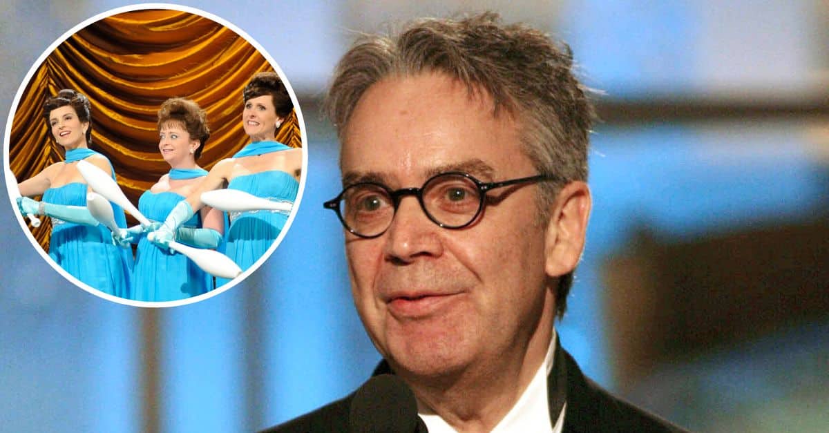 'SNL' Musical Director Shares Why There's No 'Traditional' Theme Song