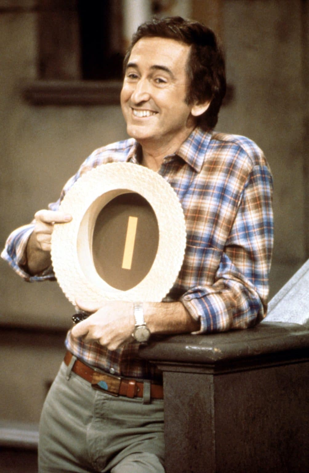 Original, Longtime ‘Sesame Street’ Cast Member Bob McGrath Dies At 90