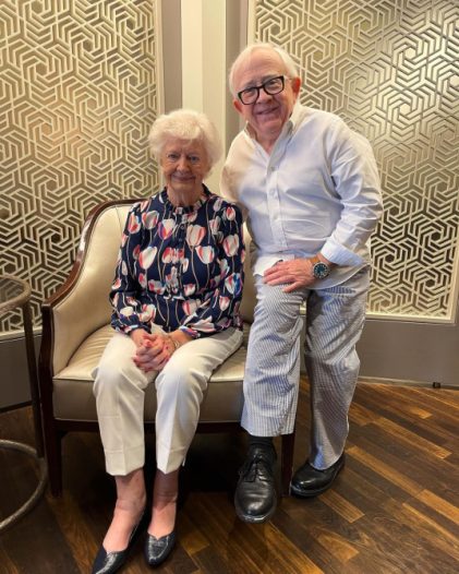 Meet The Late Leslie Jordan's Family: His Two Younger Sisters And ...