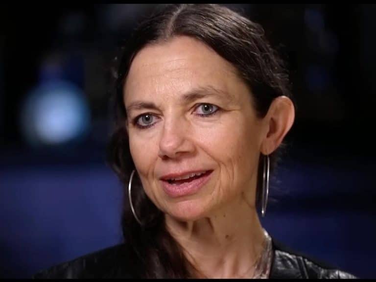 Justine Bateman Explains Bold Decision to Age 'Naturally'