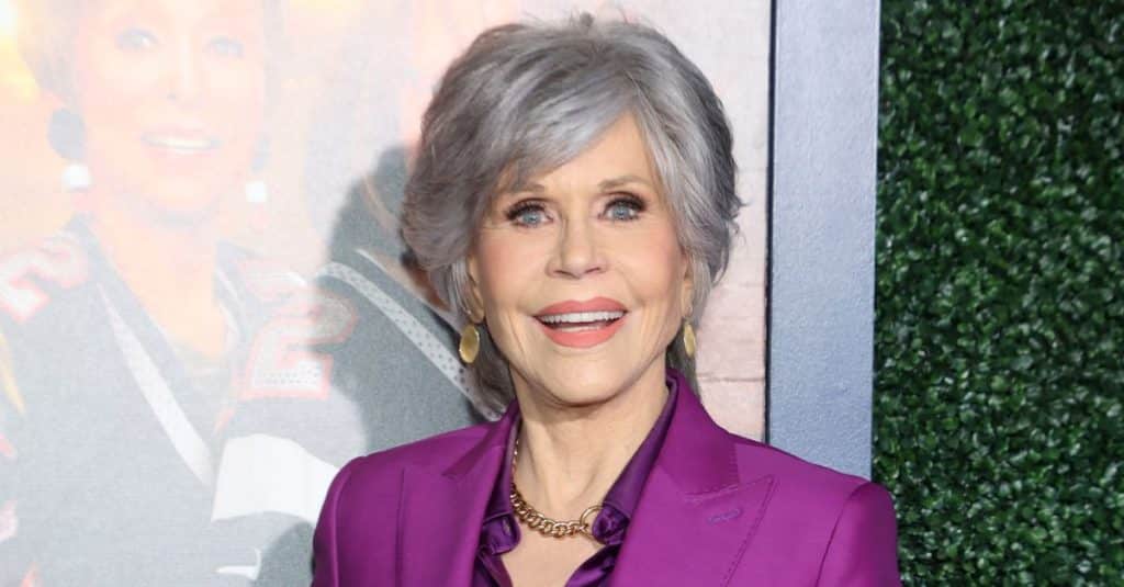 Jane Fonda Shocks Cannes Audience As She Shades Robert Redford, Michael ...