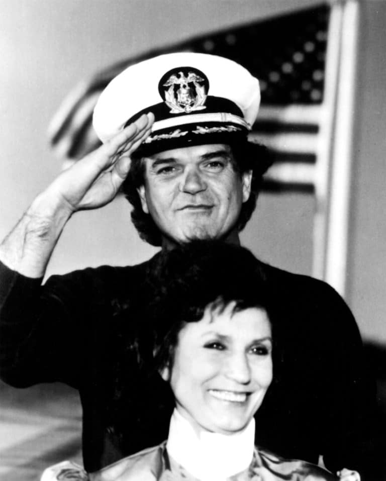 30 Years Ago, Loretta Lynn And Conway Twitty Shared Their Final Moment