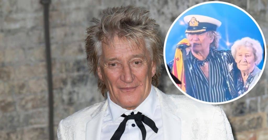 Rod Stewart's 94-Year-Old Sister Joins Him On Stage