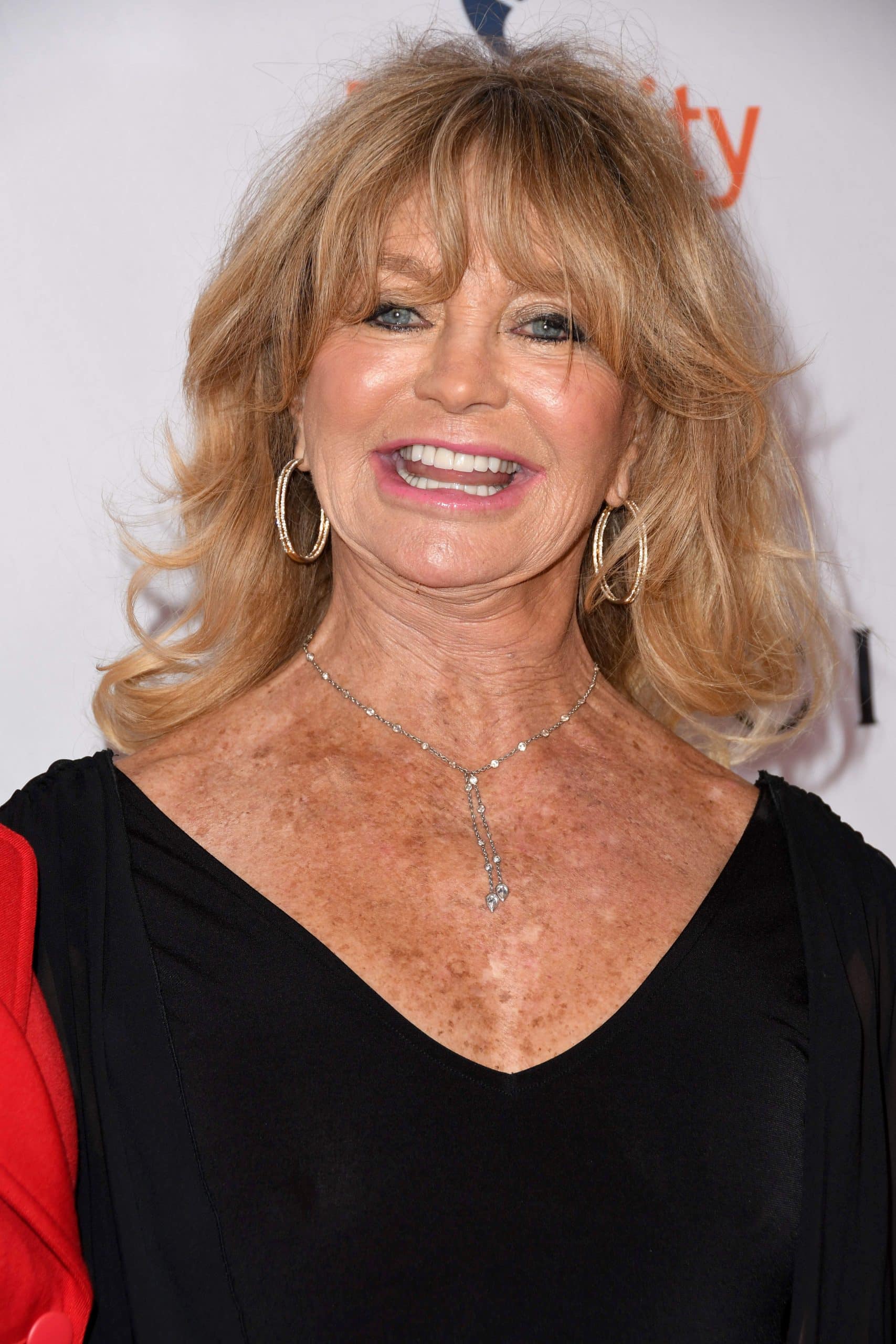77-Year-Old Goldie Hawn Proudly Shows Off Natural Skin Amid Polarized ...