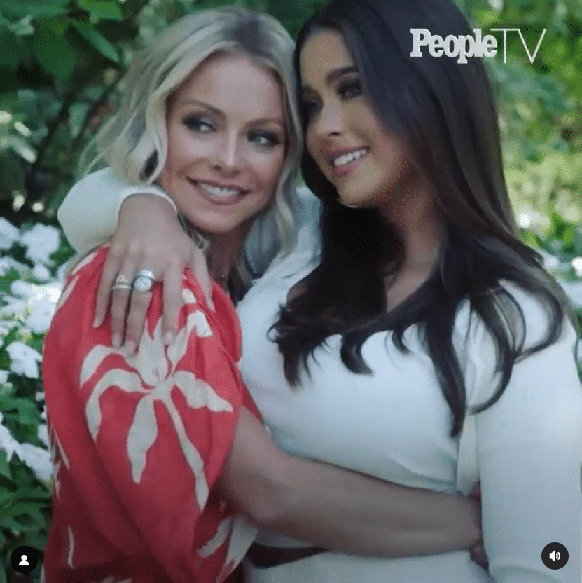 Kelly Ripa Joked About Paparazzi To Make Life Normal For Lola Consuelos
