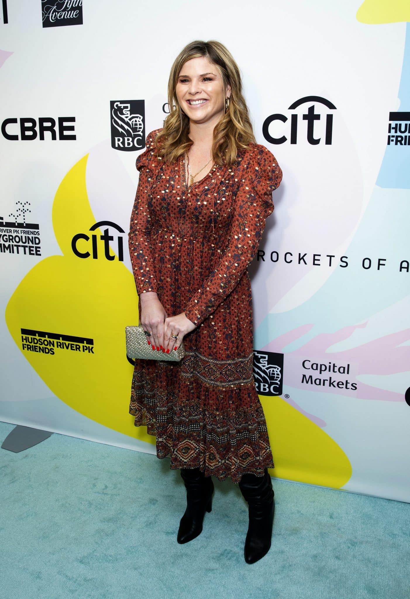 Jenna Bush Hager Celebrates Mom In First Family Dinner With Sister ...