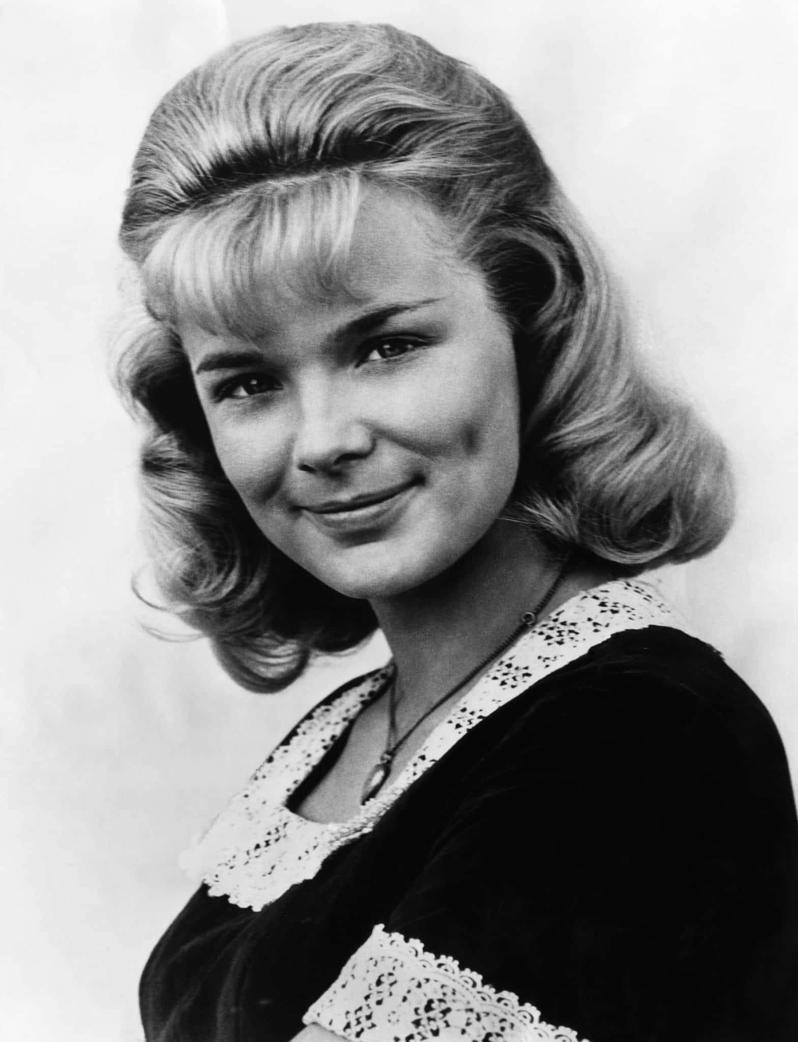 Linda Evans Turns 81 As The Defiant Star Who Made Headlines With A Kiss ...