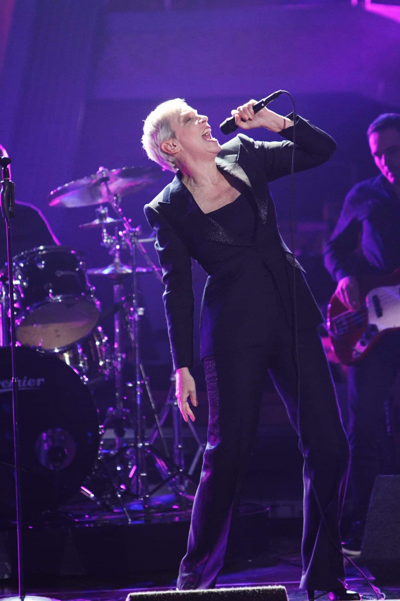 Annie Lennox Calls For Peace In Grammys Tribute To Sinéad O'Connor