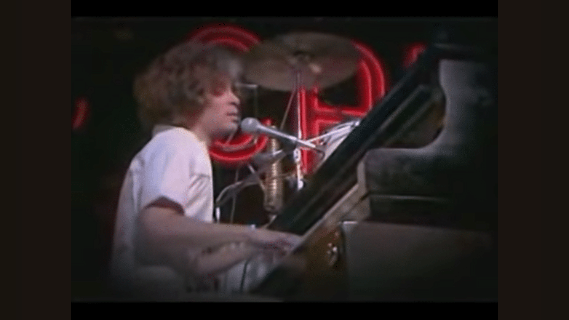 'All By Myself', 'Hungry Eyes' Singer And Raspberries Frontman Eric ... 'All By Myself', 'Hungry Eyes' Singer And Raspberries Frontman Eric ...