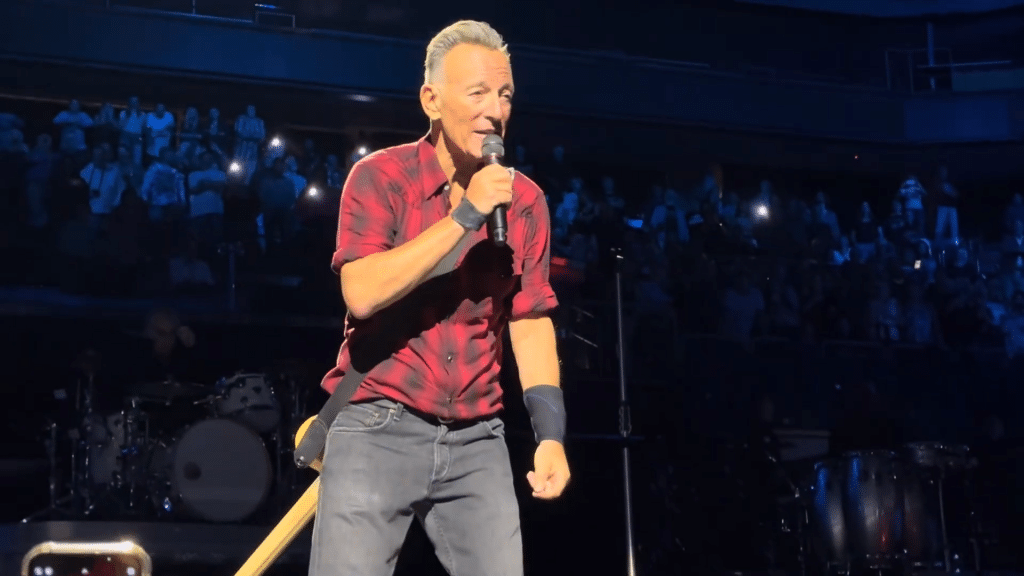 Bruce Springsteen Makes Stage Return Looking Unrecognizable After ...