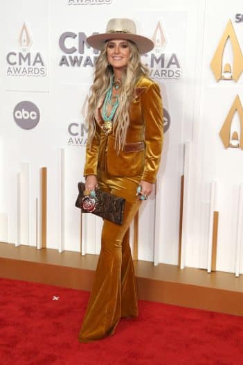 Reba McEntire Brings Lainey Wilson To Tears With Invite Into Grand Ole Opry