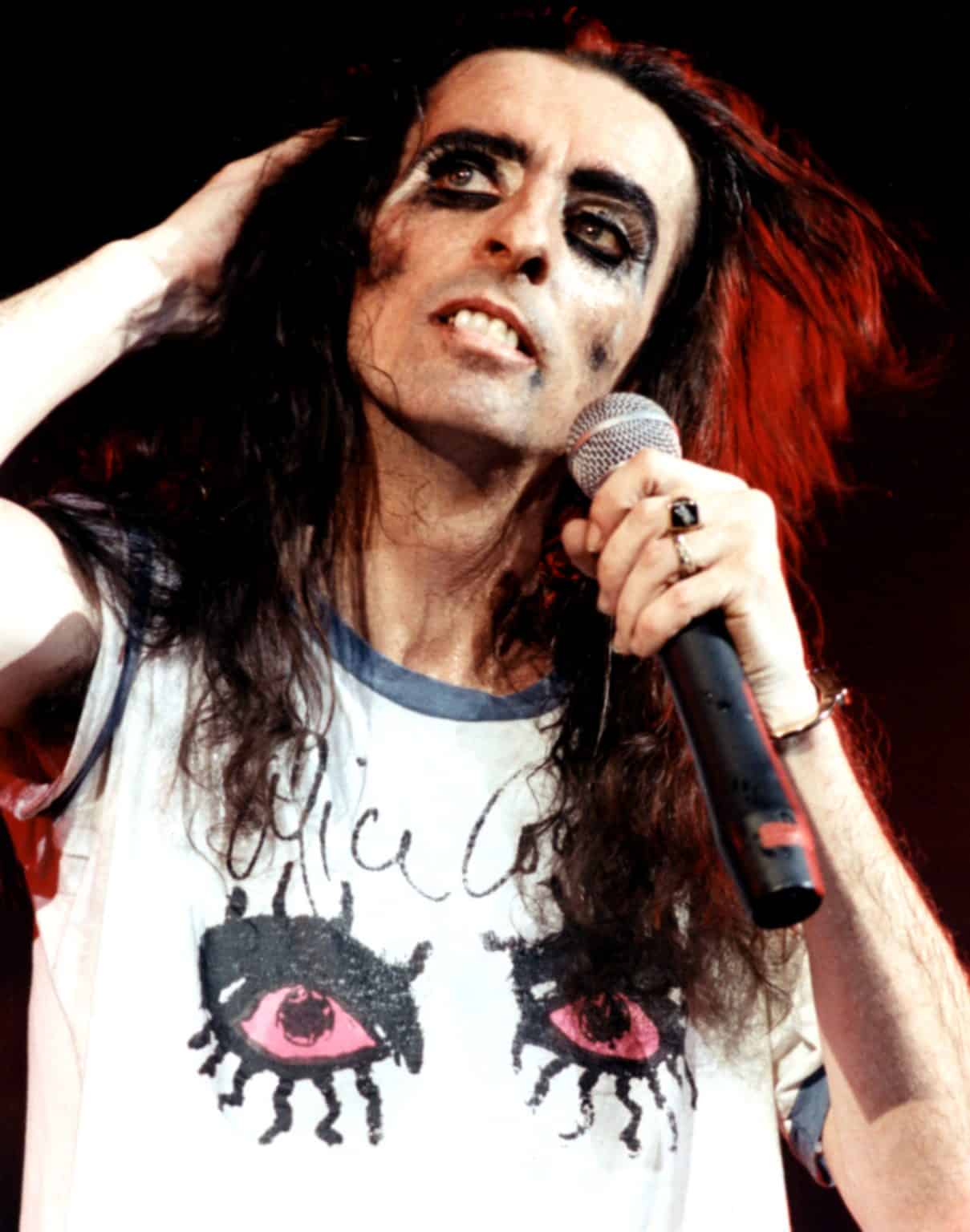 Alice Cooper Fans Freak Out As ‘Rip Alice’ Trends On Social Media ...