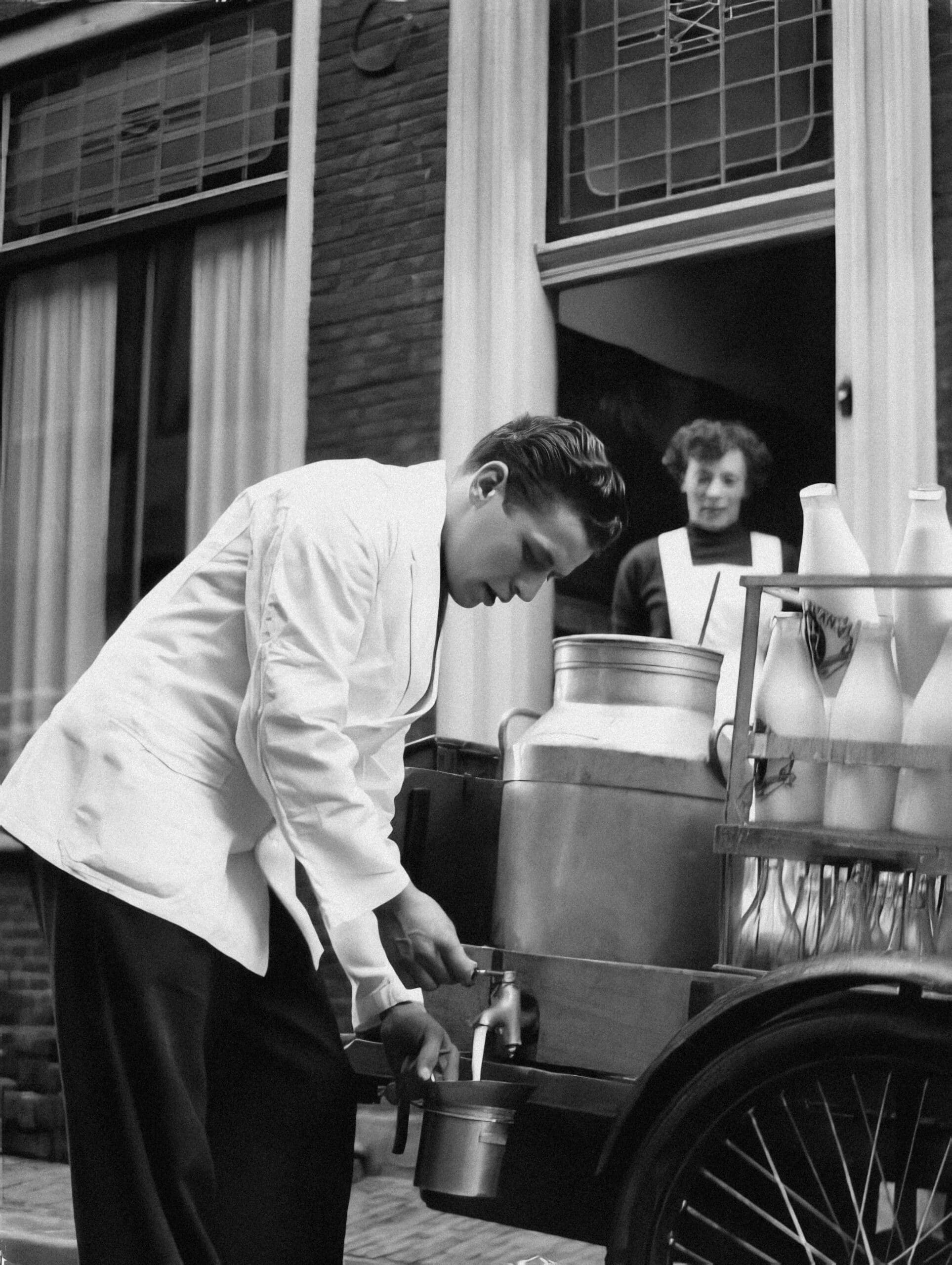The Milkman is Back Thanks to A 6th Generation Dairy Farm