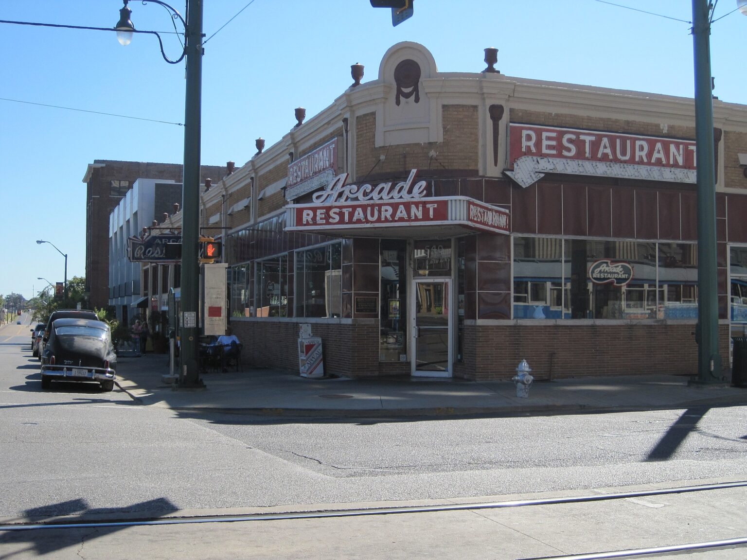 The Arcade Memphis: Elvis Presley’s Favorite Diner Still Thrives