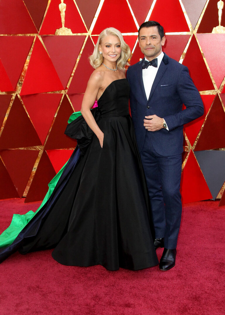 Kelly Ripa, Mark Consuelos Explain Odd Christmas Card Tradition